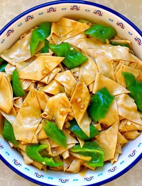 尖椒干豆腐怎么炒不碎_饭店做法秘诀-第1张图片-山城妙识