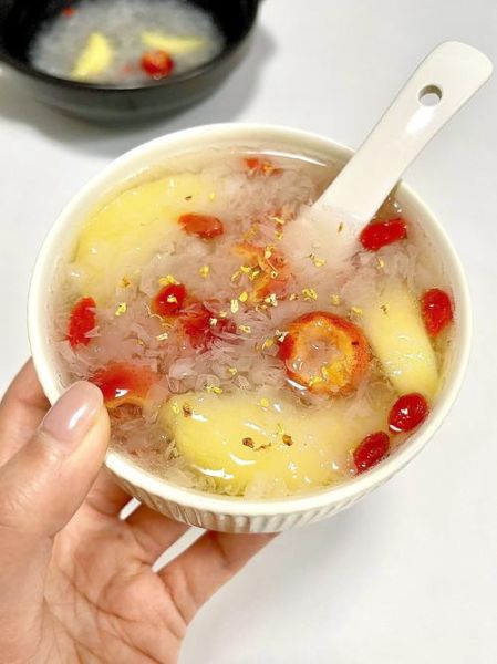 女人长期喝银耳汤的效果_女人喝银耳汤真的会变美吗-第1张图片-山城妙识