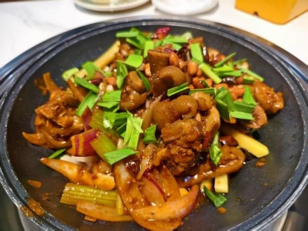 干锅猪蹄怎么做_干锅猪蹄的家常做法-第1张图片-山城妙识