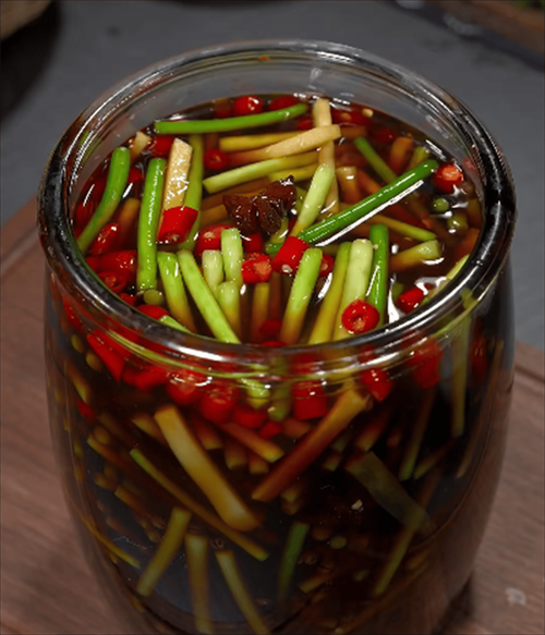 腌制蒜苔的正确方法_蒜苔怎么腌才脆-第2张图片-山城妙识