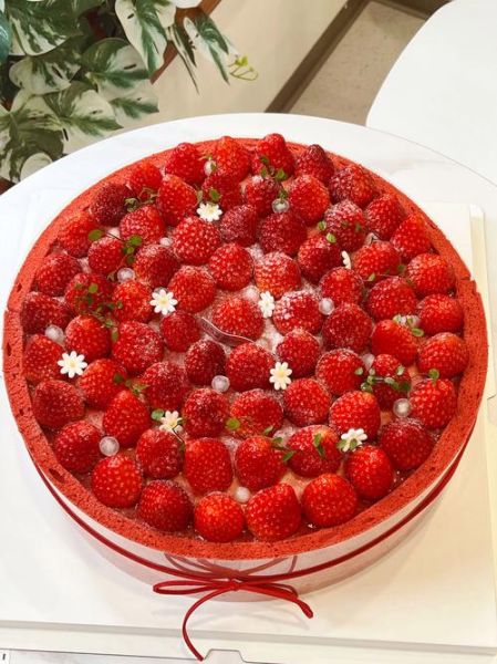 草莓蛋糕代表什么_草莓蛋糕的寓意-第1张图片-山城妙识