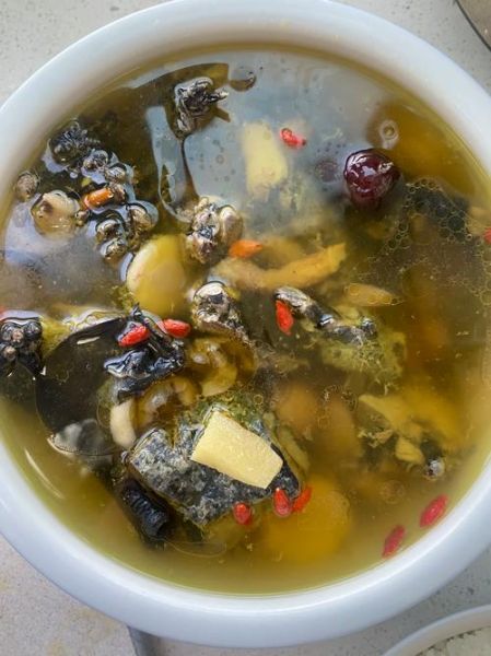 乌骨鸡汤怎么炖好喝_乌骨鸡汤的家常做法-第1张图片-山城妙识