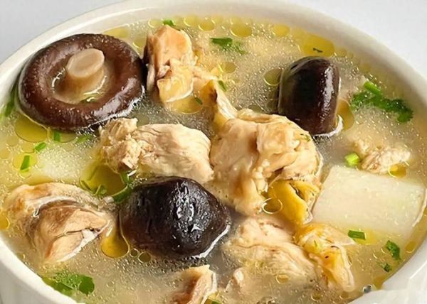 香菇鸡汤怎么炖好喝_家常香菇鸡汤图片大全-第1张图片-山城妙识 香菇鸡汤怎么炖好喝_家常香菇鸡汤图片大全-第1张图片-山城妙识