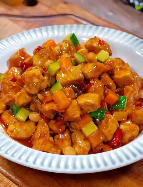 宫保鸡丁有哪些配料_正宗做法需要什么食材-第1张图片-山城妙识 宫保鸡丁有哪些配料_正宗做法需要什么食材-第1张图片-山城妙识