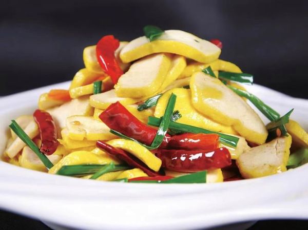 韭黄炒豆腐皮怎么炒才好吃_韭黄炒豆腐皮用焯水吗-第1张图片-山城妙识