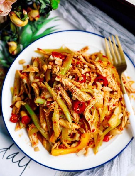 西芹凉拌怎么做好吃_西芹凉菜做法大全-第3张图片-山城妙识