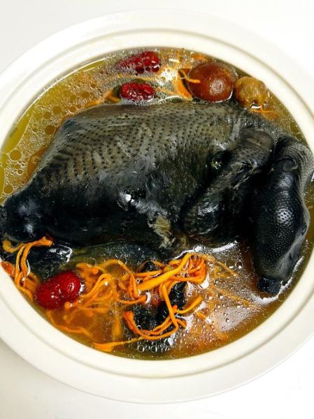 乌鸡炖汤加什么食材_乌鸡炖汤放什么最补气血-第2张图片-山城妙识 乌鸡炖汤加什么食材_乌鸡炖汤放什么最补气血-第2张图片-山城妙识