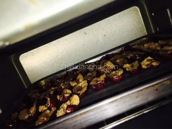 烤箱预热是空烤吗_需要放烤盘吗-第2张图片-山城妙识