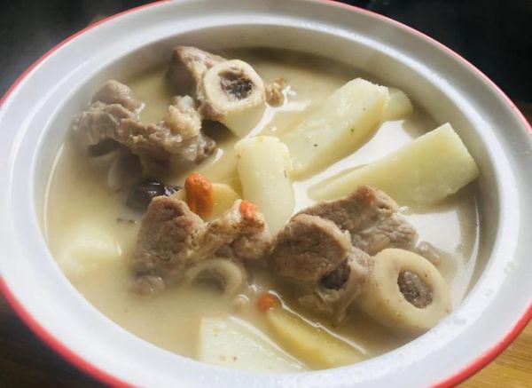 筒子骨汤怎么熬才白_筒子骨汤要焯水吗-第3张图片-山城妙识 筒子骨汤怎么熬才白_筒子骨汤要焯水吗-第3张图片-山城妙识