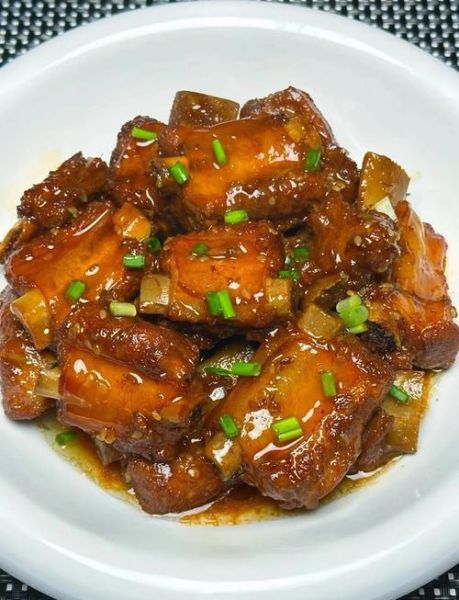 红烧排骨怎么做才好吃_家常红烧排骨视频教程-第1张图片-山城妙识