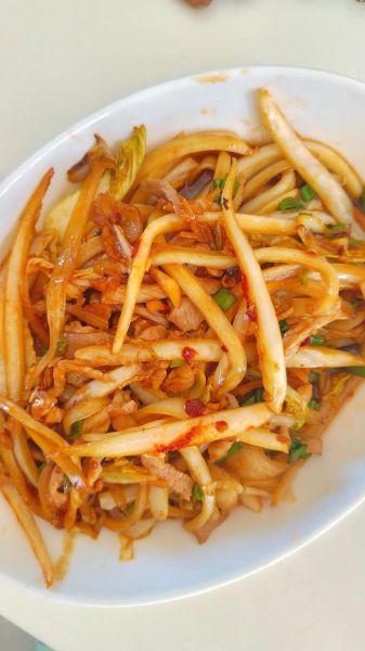 肉炒白菜怎么做_家常肉炒白菜先炒肉还是先炒白菜-第3张图片-山城妙识