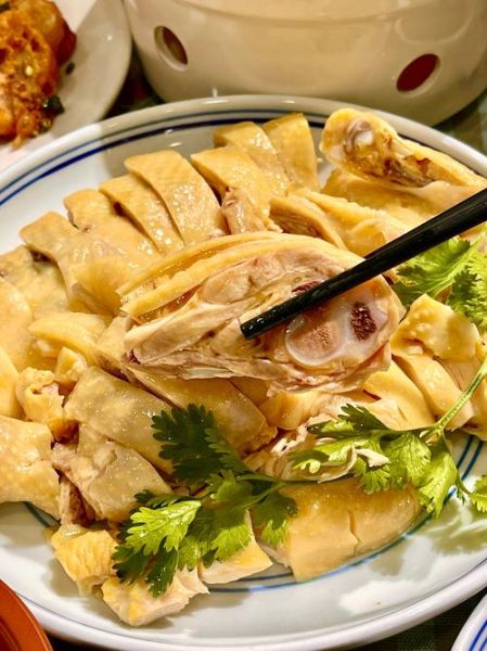 白斩鸡是什么意思_白斩鸡和口水鸡区别-第1张图片-山城妙识 白斩鸡是什么意思_白斩鸡和口水鸡区别-第1张图片-山城妙识