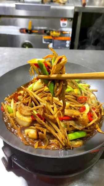 黄花菜怎么做好吃_黄花菜的家常做法-第3张图片-山城妙识