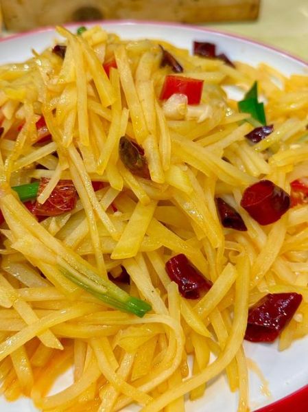 酸辣土豆丝怎么做才脆_酸辣土豆丝家常做法大全-第1张图片-山城妙识 酸辣土豆丝怎么做才脆_酸辣土豆丝家常做法大全-第1张图片-山城妙识