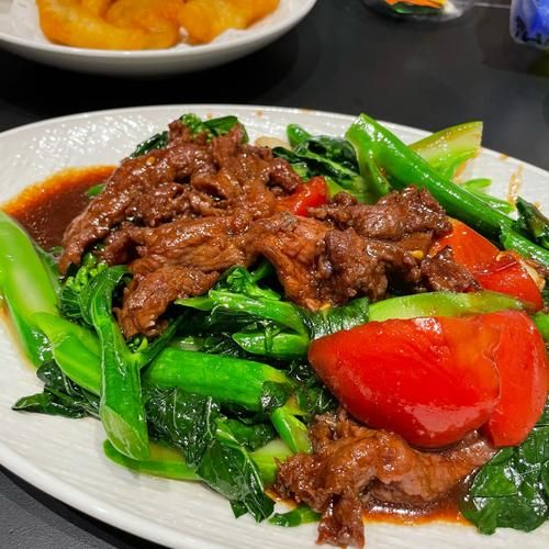 牛肉炒什么配菜好吃_牛肉炒哪些蔬菜最香-第2张图片-山城妙识 牛肉炒什么配菜好吃_牛肉炒哪些蔬菜最香-第2张图片-山城妙识