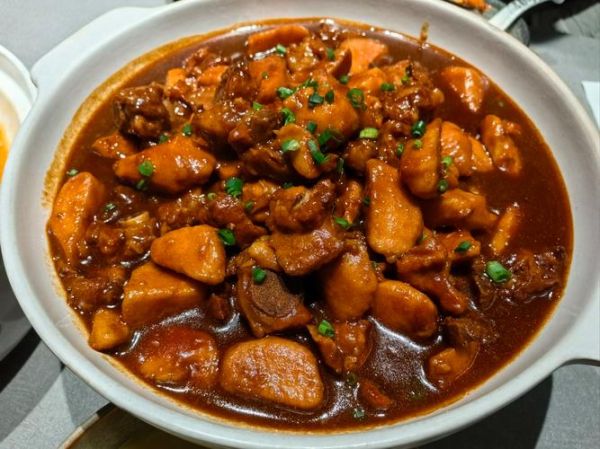 芋头炖排骨怎么做_芋头炖排骨的做法大全-第1张图片-山城妙识