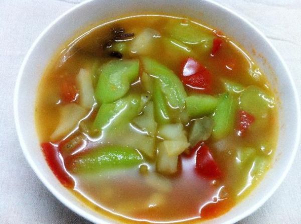 西红柿丝瓜汤怎么做_丝瓜汤需要焯水吗-第2张图片-山城妙识 西红柿丝瓜汤怎么做_丝瓜汤需要焯水吗-第2张图片-山城妙识