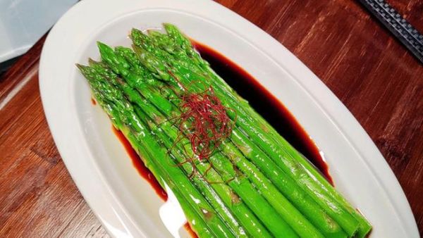 芦笋怎么炒好吃_芦笋焯水几分钟才脆嫩-第3张图片-山城妙识