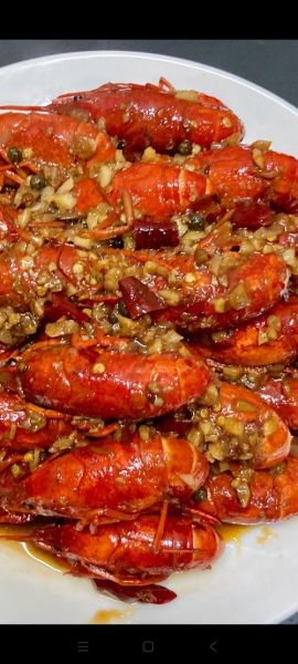 蒜泥龙虾怎么做汤汁黄_蒜泥龙虾汤汁金黄秘诀-第1张图片-山城妙识