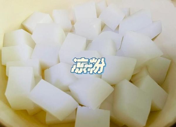 家庭凉粉怎么做_凉粉不裂的秘诀-第1张图片-山城妙识