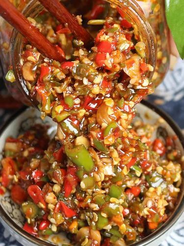 蒜蓉辣椒酱做什么菜好吃_蒜蓉辣椒酱怎么搭配最香-第1张图片-山城妙识