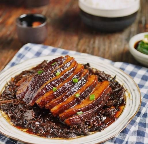 家常梅菜扣肉怎么做_梅菜扣肉的做法视频-第1张图片-山城妙识