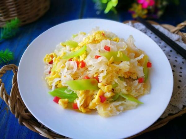 银耳怎么炒着吃最好_银耳炒什么食材最香-第1张图片-山城妙识