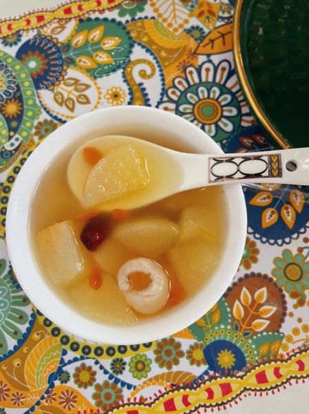 咳嗽雪梨冰糖怎么熬制_雪梨冰糖止咳做法-第3张图片-山城妙识