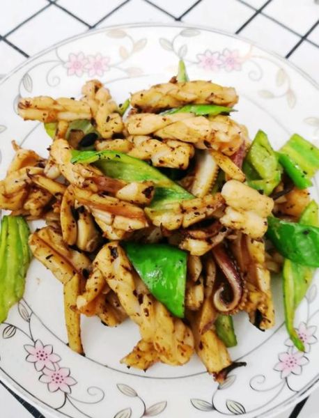 爆炒鱿鱼干怎么做好吃_家常做法步骤详解-第1张图片-山城妙识