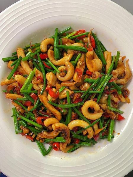 爆炒鱿鱼干怎么做好吃_家常做法步骤详解-第3张图片-山城妙识