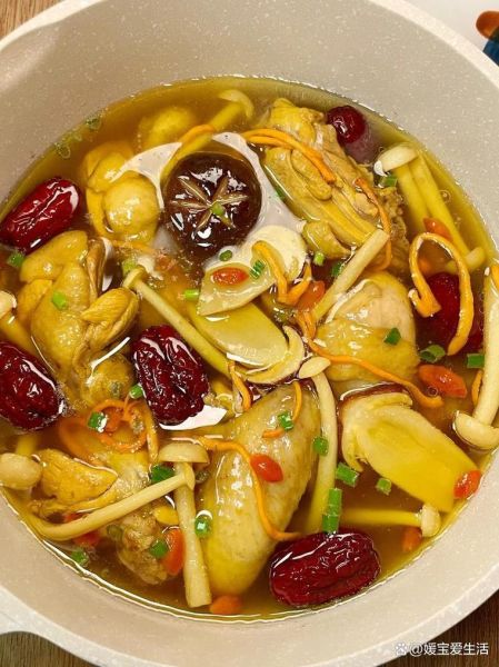 黄蘑菇汤怎么做_黄蘑菇汤的家常做法-第1张图片-山城妙识