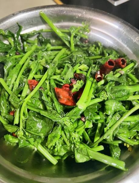 油菜苔怎么做好吃_油菜苔图片高清-第1张图片-山城妙识