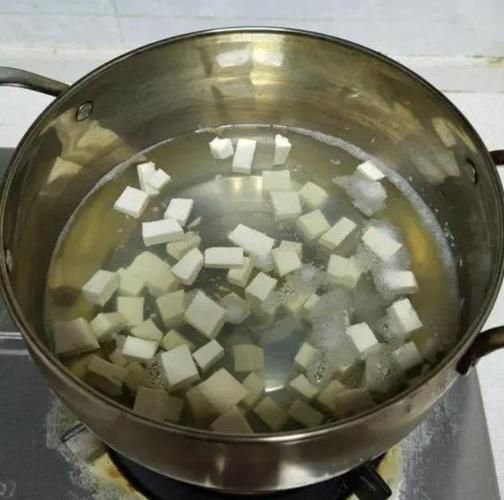 内酯豆腐需要焯水吗_焯水后口感会变差吗-第2张图片-山城妙识