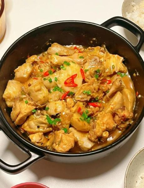 芋头炖鸡肉怎么做_芋头炖鸡肉用高压锅还是砂锅-第1张图片-山城妙识 芋头炖鸡肉怎么做_芋头炖鸡肉用高压锅还是砂锅-第1张图片-山城妙识