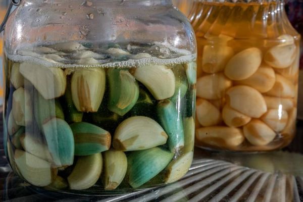 米醋泡大蒜的功效与作用_米醋泡大蒜的正确做法-第3张图片-山城妙识