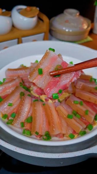 清蒸咸肉怎么做好吃窍门_咸肉蒸多久才入味-第2张图片-山城妙识