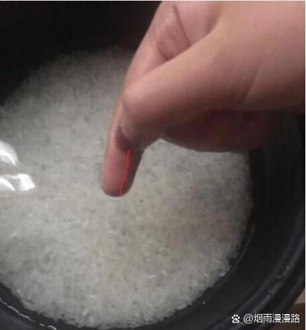 蒸米饭放多少水_电饭煲水量比例-第2张图片-山城妙识 蒸米饭放多少水_电饭煲水量比例-第2张图片-山城妙识