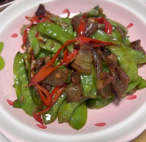 腊肉荷兰豆怎么炒好吃_腊肉荷兰豆焯水还是不焯水-第2张图片-山城妙识