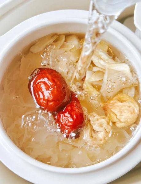 银耳百合汤的做法窍门_银耳百合汤怎么煮才粘稠-第1张图片-山城妙识