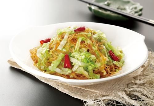 粉条炒洋白菜怎么做好吃_洋白菜炒粉条的家常做法-第3张图片-山城妙识