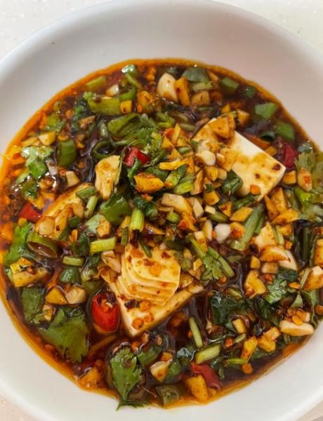 小葱拌豆腐怎么做_小葱拌豆腐要不要焯水-第3张图片-山城妙识 小葱拌豆腐怎么做_小葱拌豆腐要不要焯水-第3张图片-山城妙识