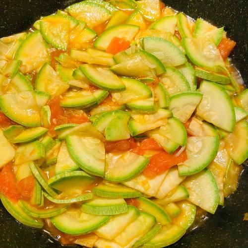 炒西葫芦致癌是真的吗_西葫芦高温致癌辟谣-第1张图片-山城妙识