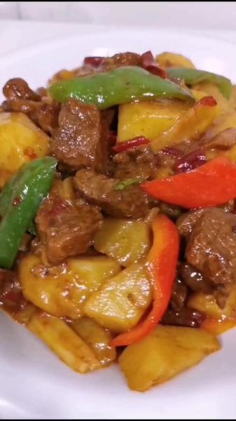 土豆炒牛肉怎么做好吃_土豆炒牛肉用哪个部位-第1张图片-山城妙识