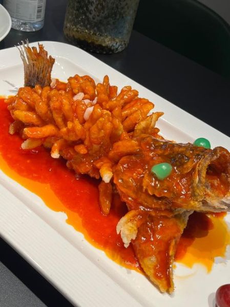 新派松鼠桂鱼怎么做_松鼠桂鱼摆盘技巧-第1张图片-山城妙识