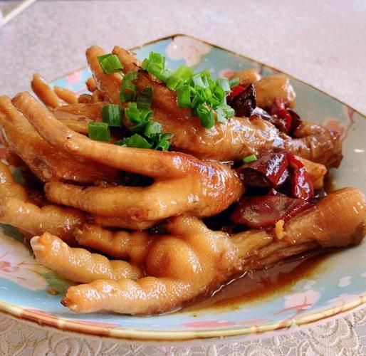 卤鸡脚怎么做才入味_卤鸡脚配料窍门-第1张图片-山城妙识