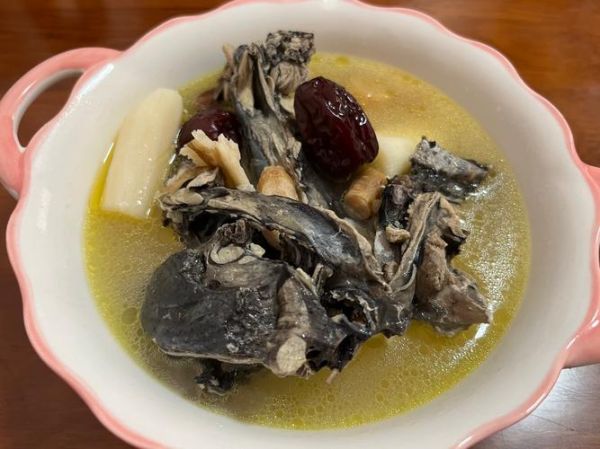 炖乌鸡汤的做法大全_乌鸡汤怎么炖才最补气血-第1张图片-山城妙识