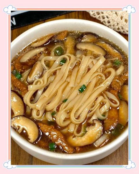 香菇肉丝汤面条怎么做_香菇肉丝汤面好吃秘诀-第1张图片-山城妙识