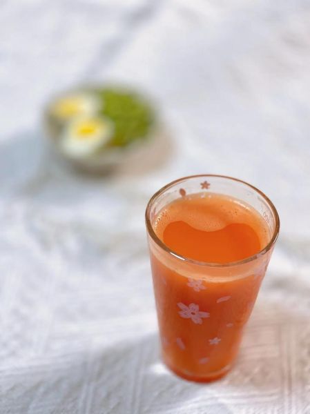 胡萝卜苹果汁什么时候喝最适宜_空腹还是饭后-第1张图片-山城妙识 胡萝卜苹果汁什么时候喝最适宜_空腹还是饭后-第1张图片-山城妙识