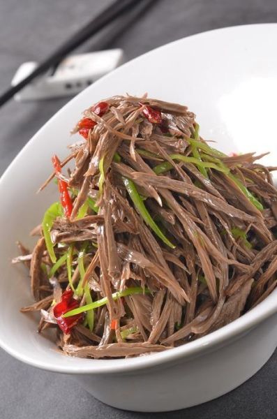 凉拌黑腐竹怎么做_黑腐竹要不要焯水-第1张图片-山城妙识