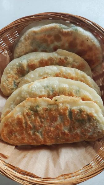 韭菜盒子怎么做又软又好吃_韭菜盒子皮怎么和才软-第2张图片-山城妙识